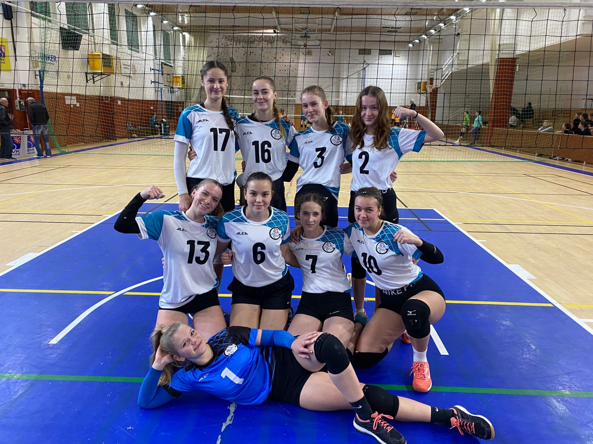 Dívčí volejbalový tým obsadil 3. místo | Gymnázium Pardubice, www.gypce.cz